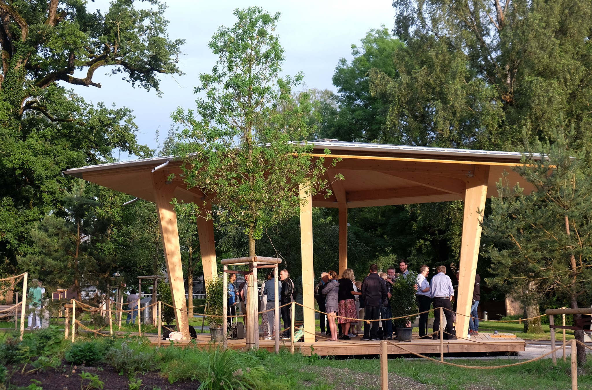 timbatec.ch - Un pavillon en bois près du parc municipal d'Uster donne ...